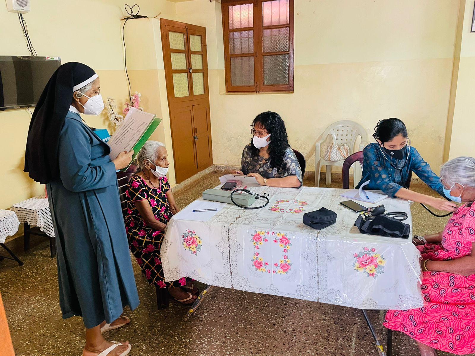 Inner Wheel Club of Salcette conducts medical camp at Old Age Home ...