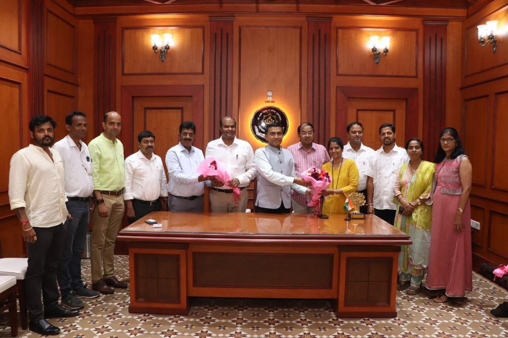 CM congratulated new chiefs of Ponda, Sankhalim municipal councils ...